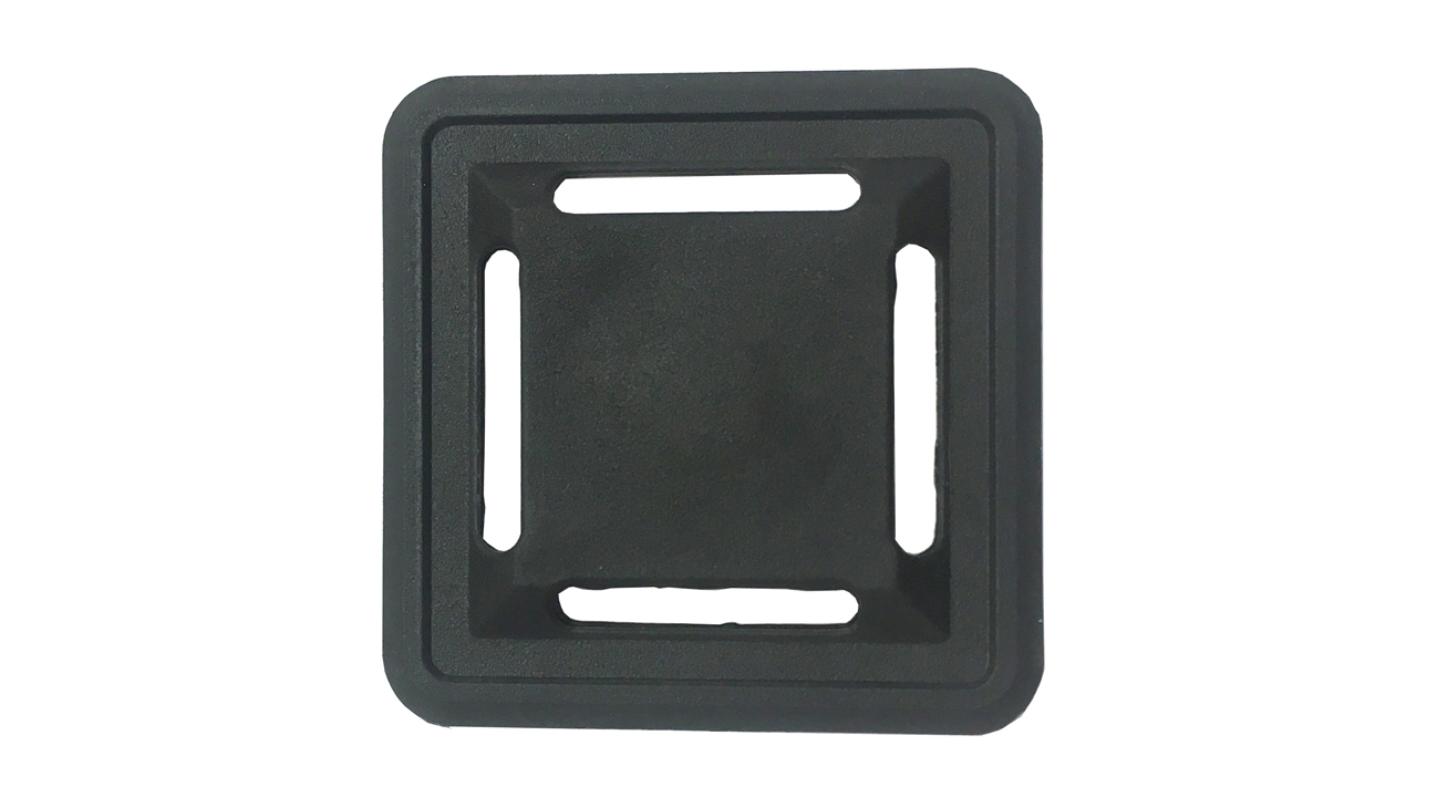 1" PLASTIC LATCH TAB 4 SLOT - CTS CARGO