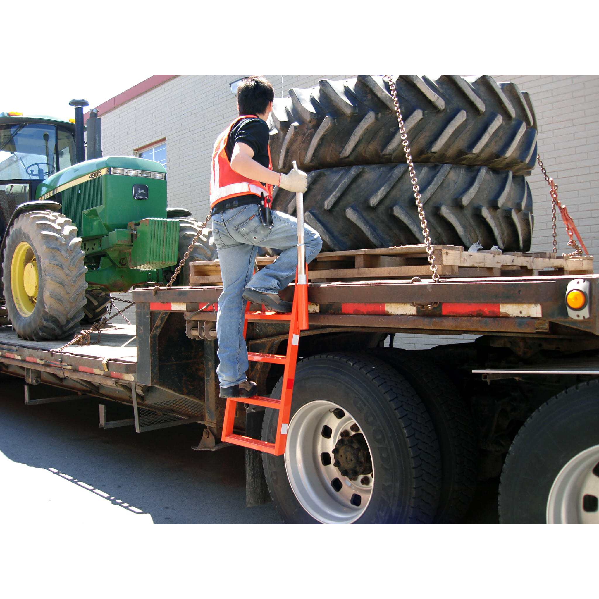 PORTABLE FLAT-DECK LADDER - CTS CARGO